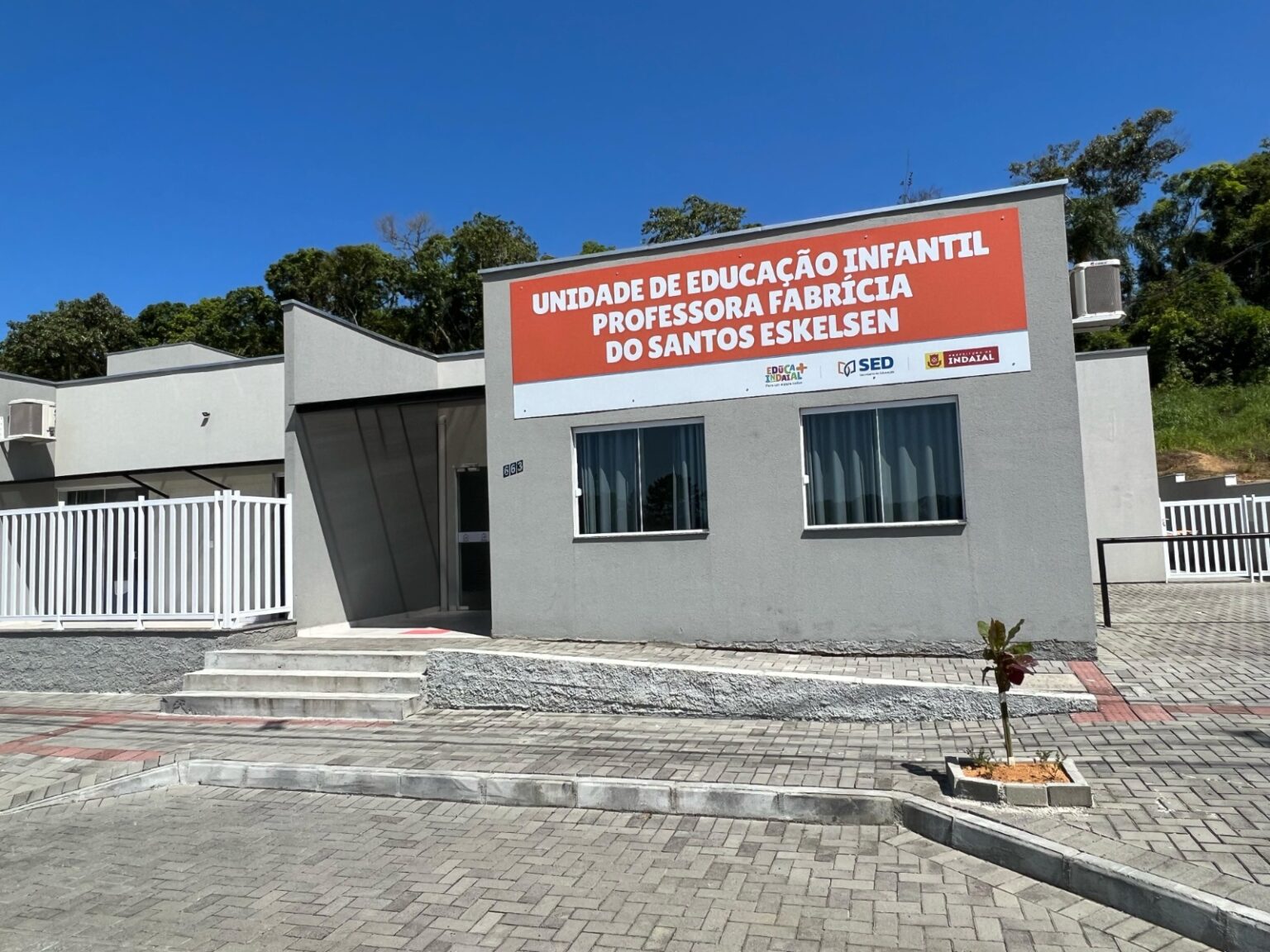 UEI Professora Fabrícia dos Santos Eskelsen está pronta para ser ...